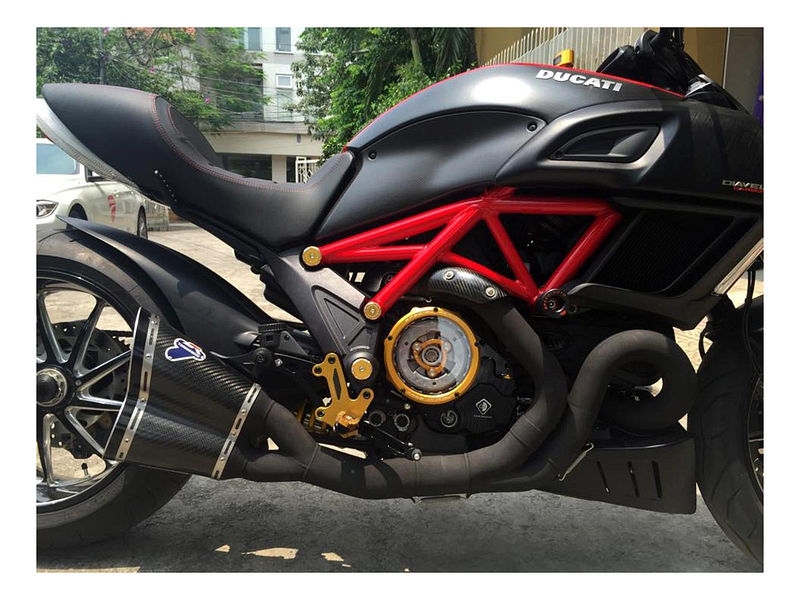 DBK Fußrastenanlage, gold - Ducati Diavel Ersatzteile für Moto Guzzi ...